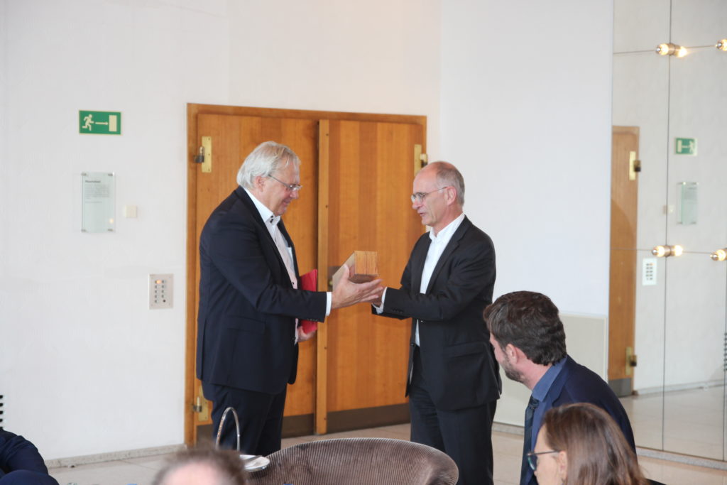 Ev.-Luth. Kirchenbezirke Dresden Sup. Christian Behr mit anderen ...